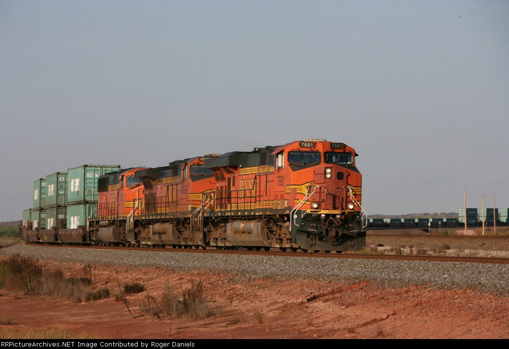 BNSF 7681